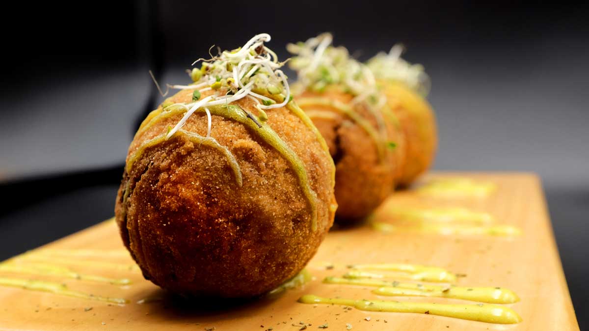 Receta de bolón de verde, plato típico ecuatoriano - Yo Soy Latino